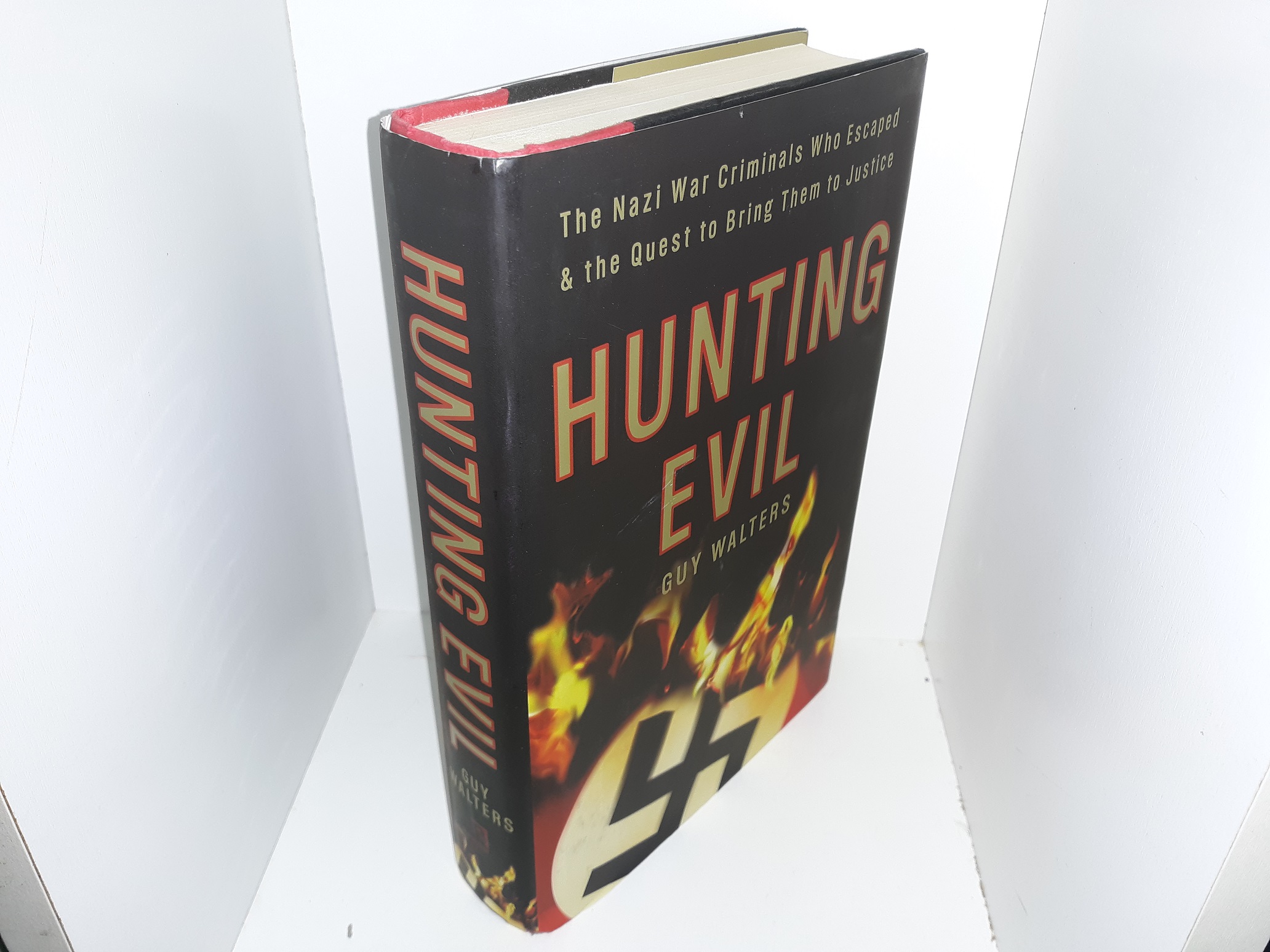 Hunting Evil (2009) ~ by Guy Walters - Eborn Books