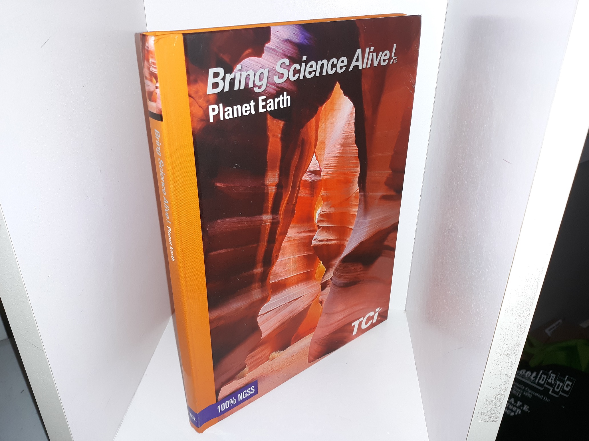 Bring Science Alive!: Planet Earth (Student Edition) (2019) – Eborn Books