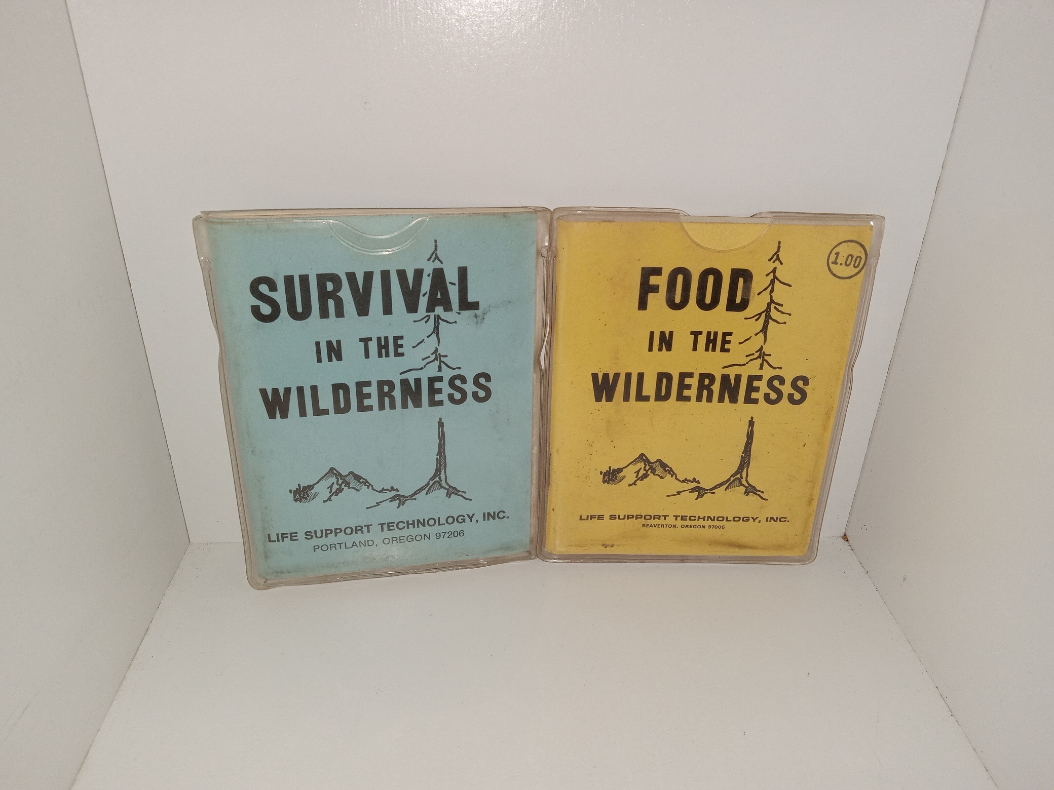 2 Booklets about the Survival: Survival in the Wilderness / Food in the ...