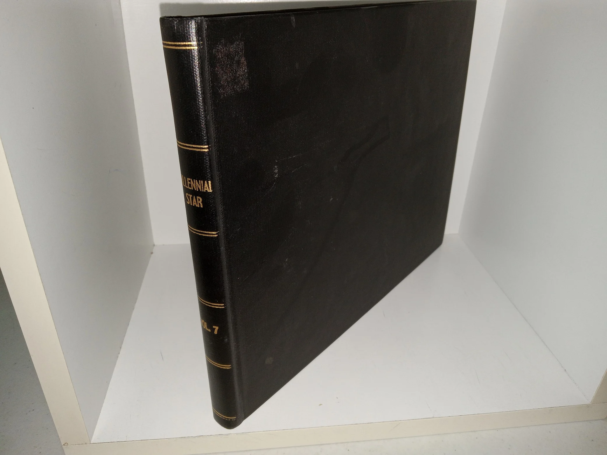 20250415_193914.webp – Eborn Books