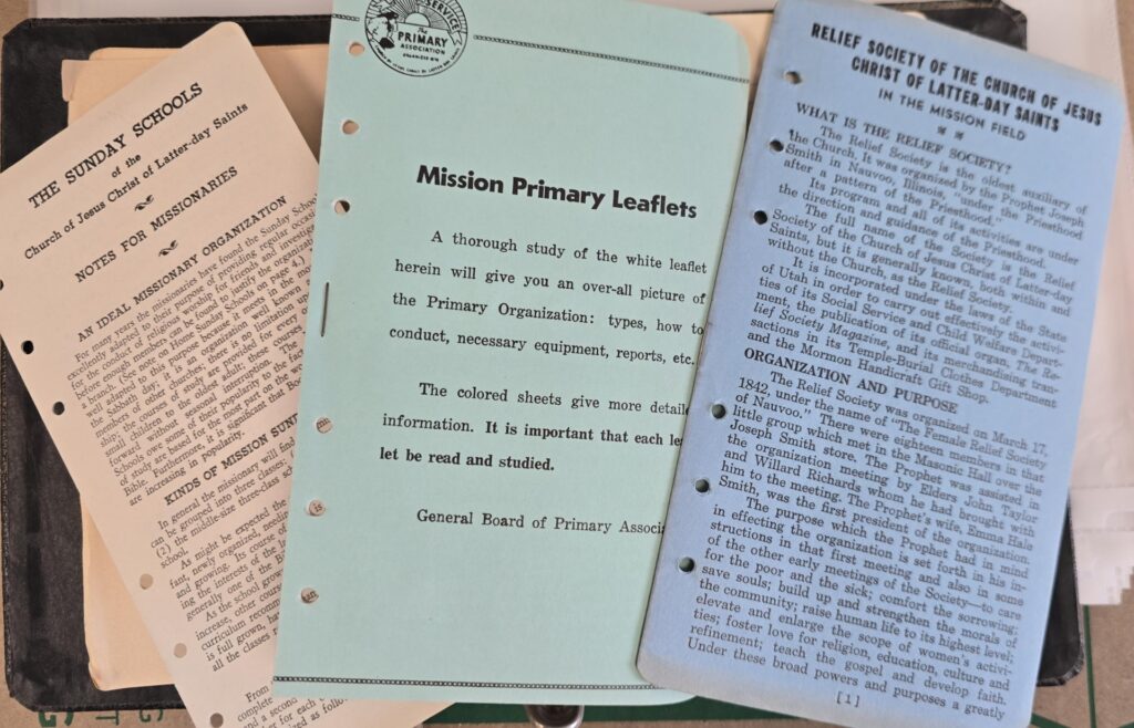 Little 6-Ring Black Binder with LDS Pamphlets Inside – Eborn Books