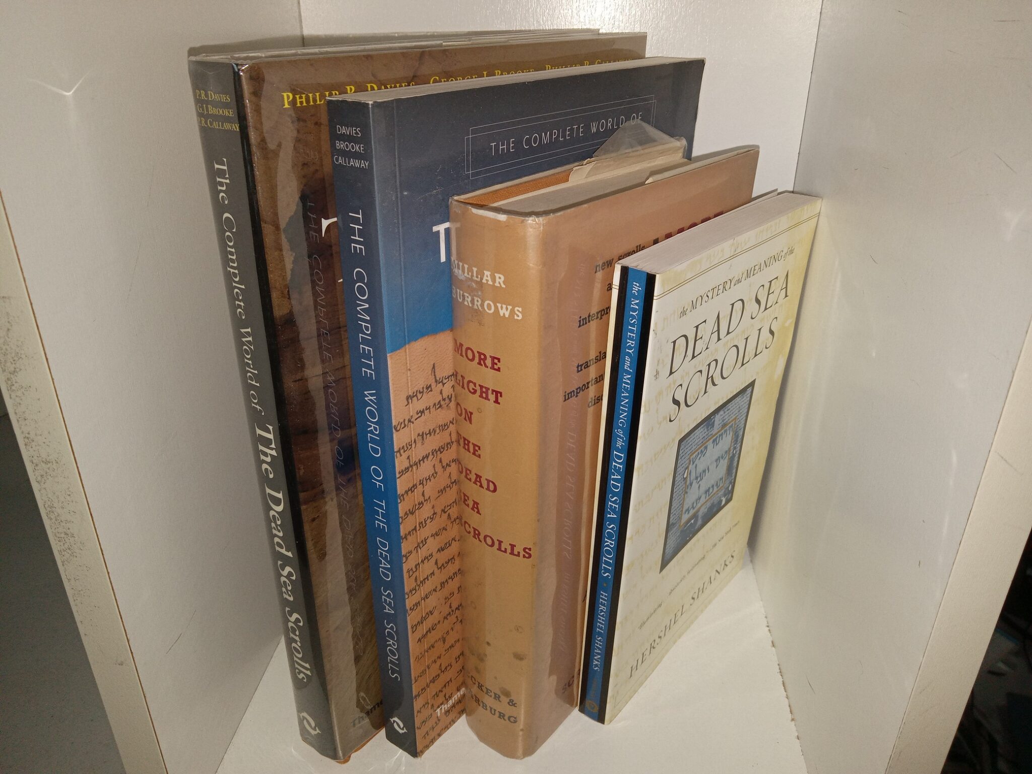 4 Books about the Dead Sea Scrolls: The Complete World of The Dead Sea ...